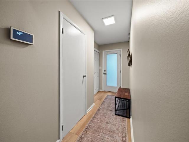 4300 Roswell Road NE 28