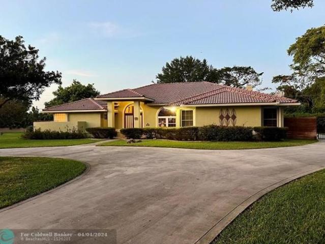 4300 SW 74th Terrace, Davie, FL 33314
