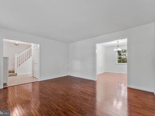 4300 Tartan Oak Court