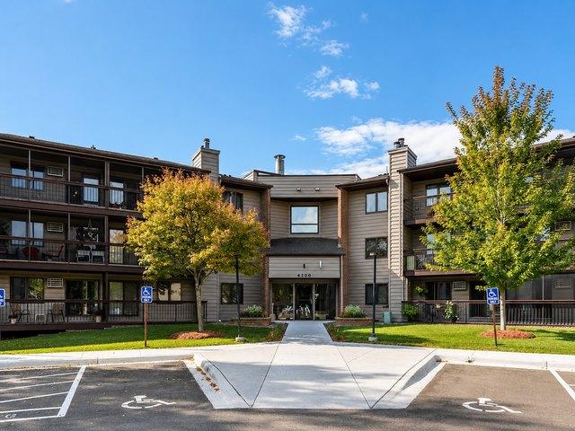 4300 Trenton Ln N Apt 307, Plymouth, MN 55442