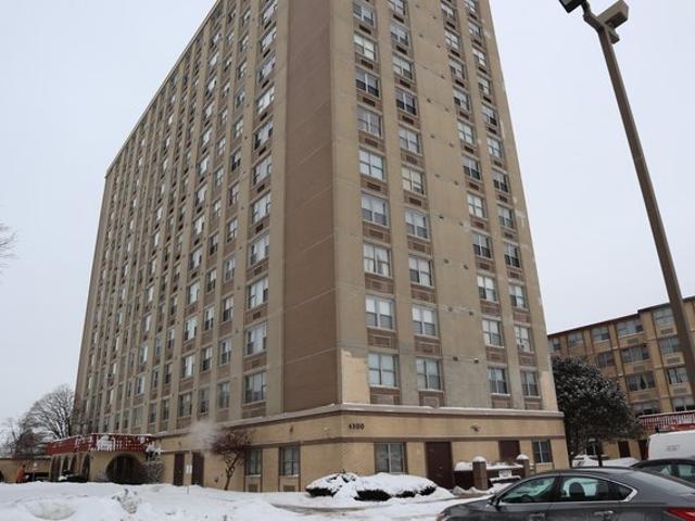 4300 W Ford City Dr Unit A503, Chicago, IL 60652