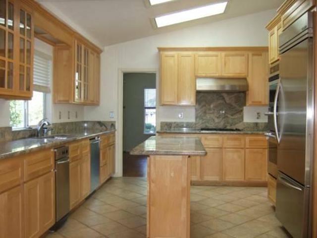 $4300 / 4br 2264ft² Gorgeous Mountain View Home Near Downtown