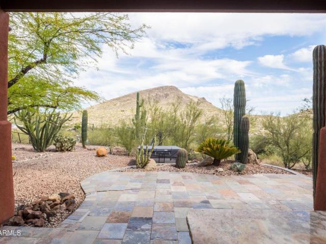 43011 N 18th St, New River, AZ
