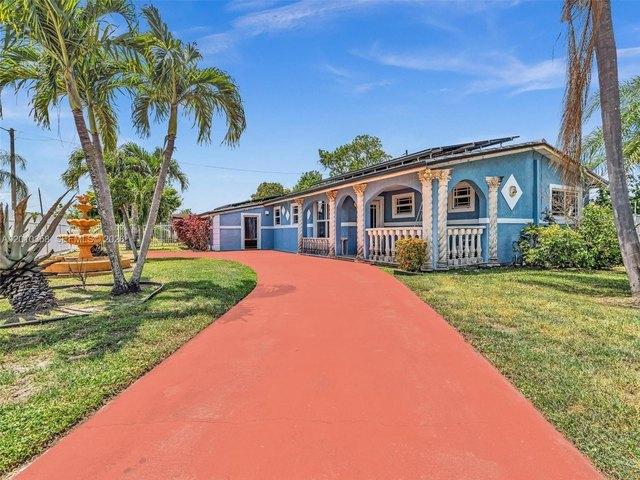 4301 NW 185th St, Miami Gardens, FL 33055