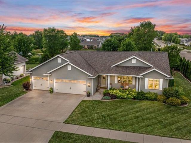 4301 Fieldcrest Dr, Kaukauna, WI 54130