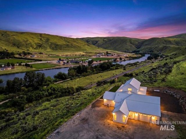 4301 Harmony Ln, Emmett, ID 83617