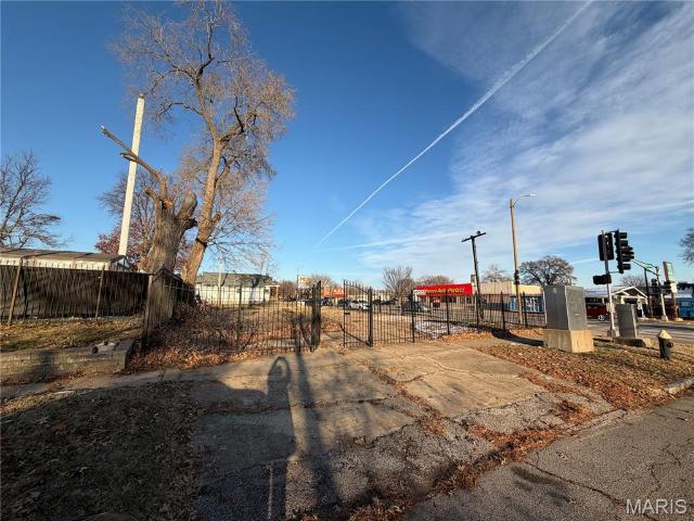 4301 Holly Hills Blvd, St. Louis, MO 63116 | MLS #25079 | Compass
