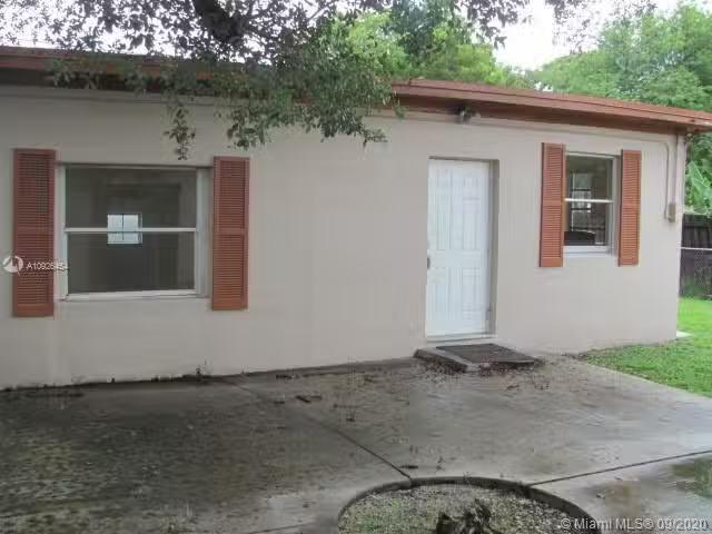 43022102 165 Lawn Way