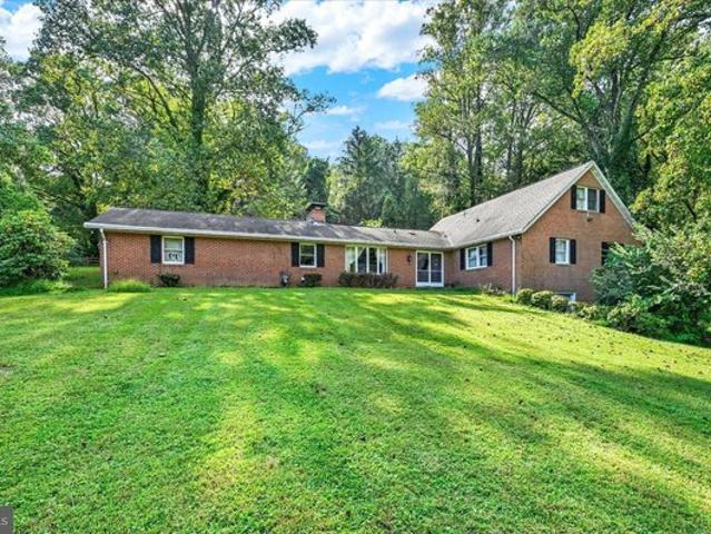 4302 Manorwood Dr, Glen Arm, MD 21057