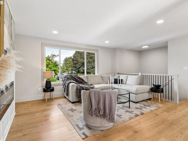 4302 NE 104TH AVE
