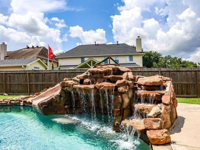 4302 Tree Line Dr, Pasadena, TX 77505