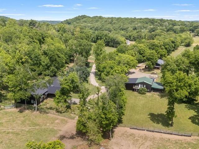 4303 Moore Ln, Culleoka, TN 38451
