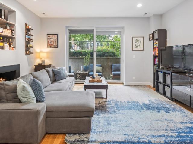 4303 N Kenmore Avenue # 1S