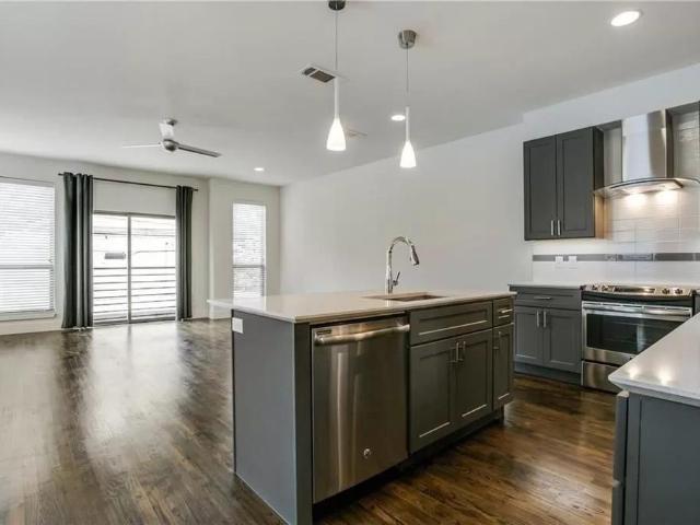 4303 Cole Avenue # 15