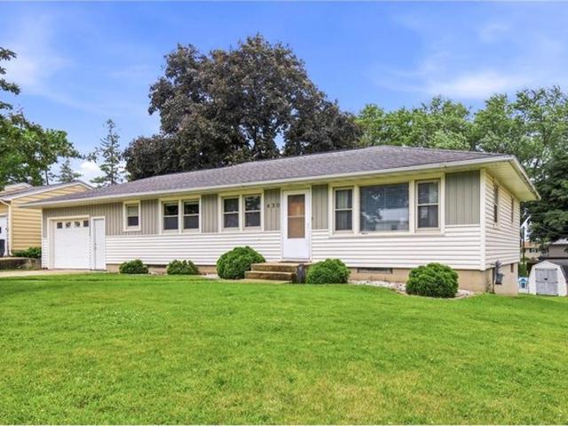 430 5th St SW, Plainview, MN 55964