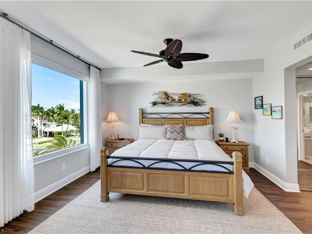 430 Cove Tower Dr, Unit 403, Naples, FL 34110 | MLS #225069