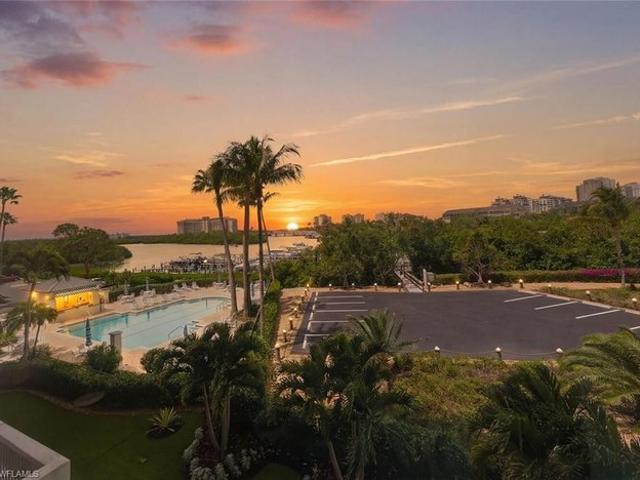 430 Cove Tower Dr Apt 304, Naples, FL 34110