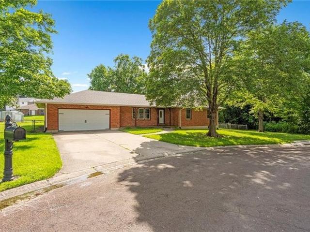 430 Chest Nut St, Marshall, MO 65340