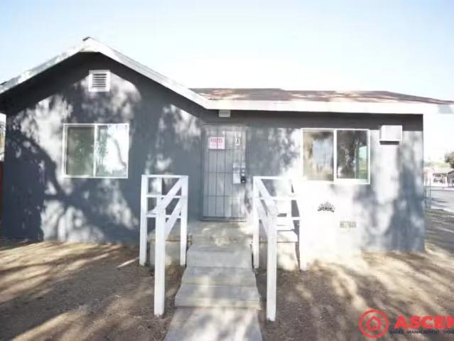 430 Crawford St 430 Crawford St, Bakersfield, CA 93305