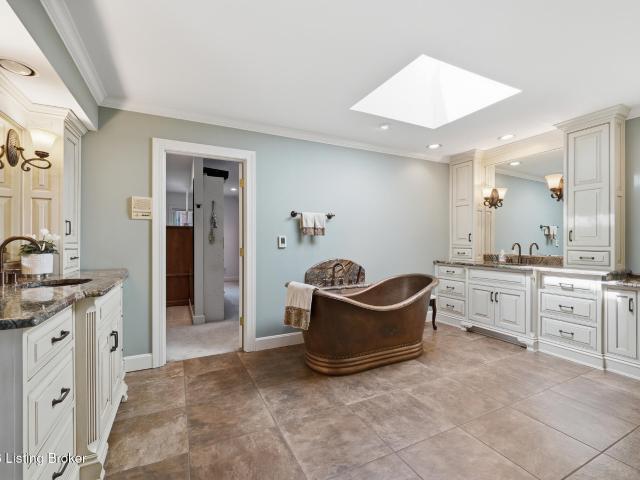 430 Blankenbaker Ln