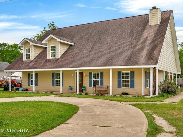 430 Gladstone St, Bay Saint Louis, MS 39520