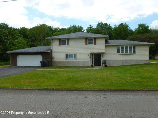 430 Delaware St, Mayfield, PA 18433