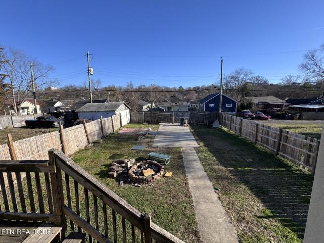 430 E Caldwell Ave