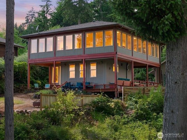 430 E Madrona Pkwy, Grapeview, WA 98546