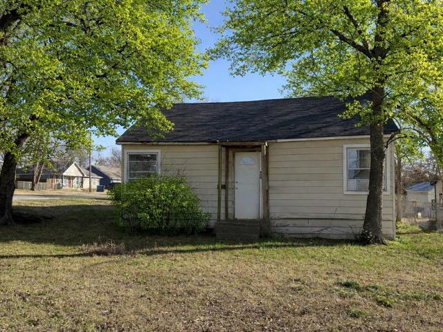 430 E Parnell St, Denison, TX 75021 | MLS #21184