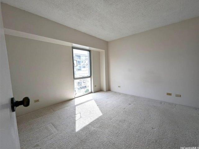 430 Keoniana St Apt 609, Honolulu, HI 96815