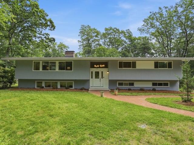 430 Heald Rd, Carlisle, MA 01741