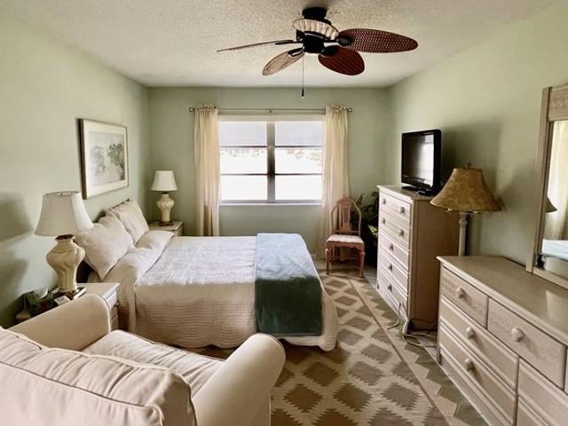 430 High Point Dr Apt D, Delray Beach, FL 33445