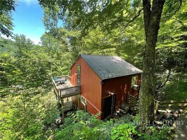 430 Laurel Ridge Rd, Banner Elk, NC 28604