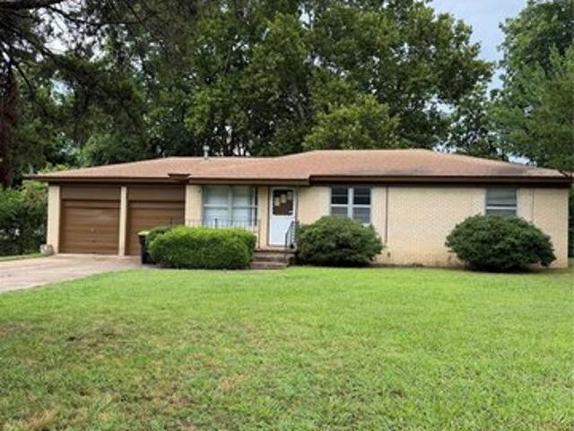 430 Mayfair Way, Ada, OK 74820