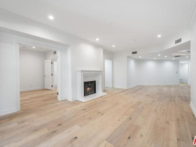430 N Oakhurst Dr #106, Beverly Hills, CA 90210