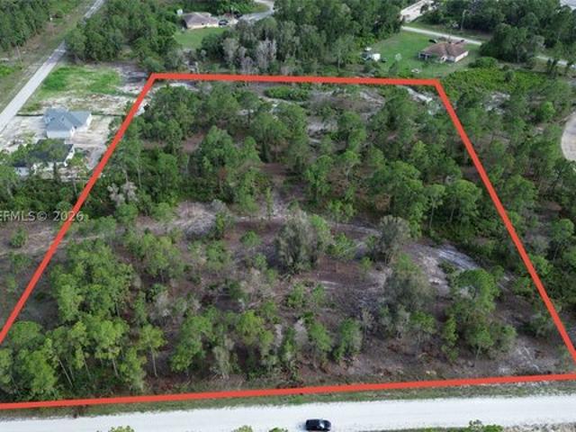 430 Scottsdale St, Lehigh Acres, FL 33974