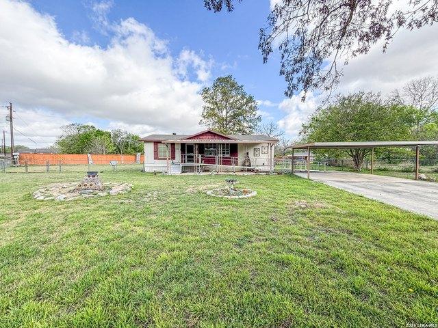 430 Pecan Dr SW, McQueeney, TX 78123