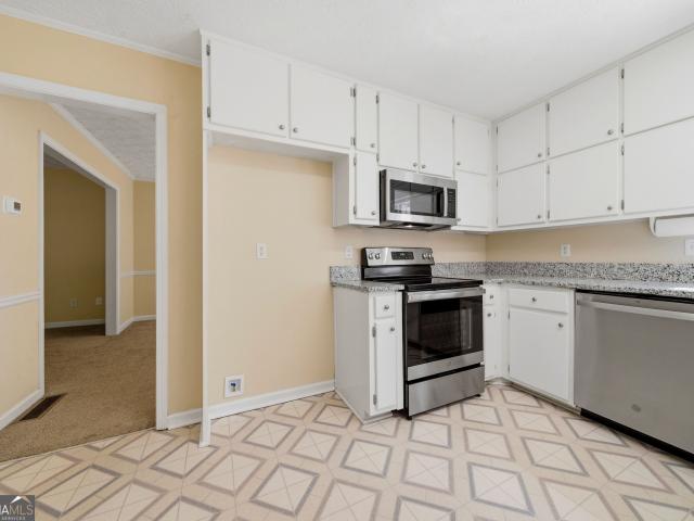 430 Ridgemont Dr, Fayetteville, GA 30215 | MLS #10733