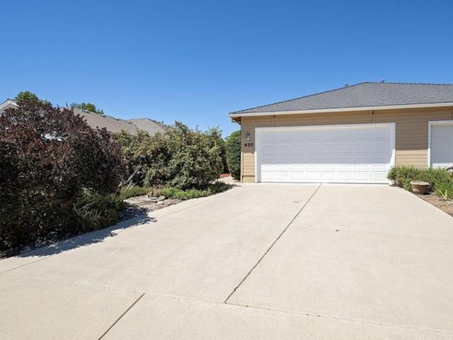 430 W Crystal Dr, Eagle Point, OR 97524
