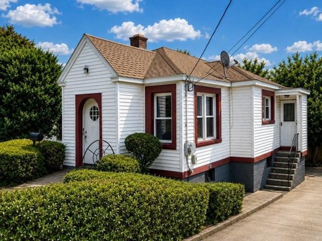 430 Wolcott St, Waterbury, CT 06705