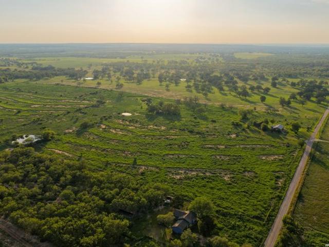 430 Watts Rd, Kingsbury, TX 78638