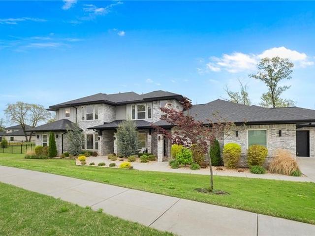 4315 S Scissortail Dr, Bentonville, AR 72713