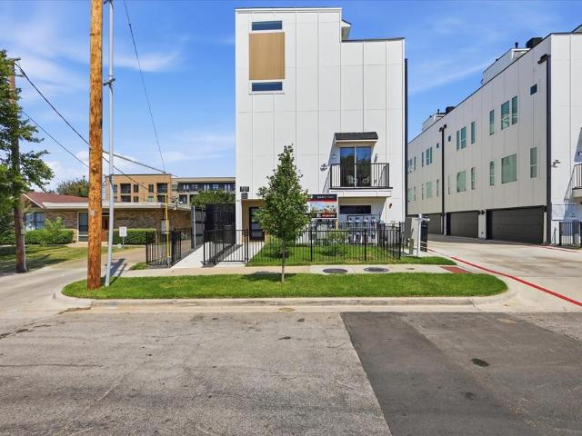 4315 San Jacinto Street # 302
