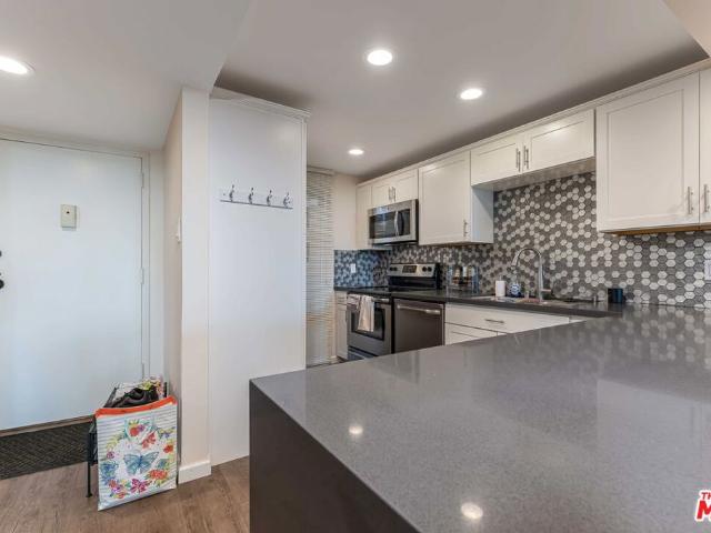4316 Marina City Dr 325
