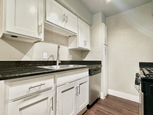 4316 Bull Creek Rd, Unit 107, Austin, TX 78731 | MLS #4961 | Compass