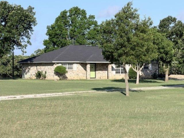 4316 Leona Rd, Bowie, TX 76230