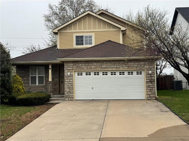 4317 Ironwood Dr, Leavenworth, KS 66048 | MLS #2613