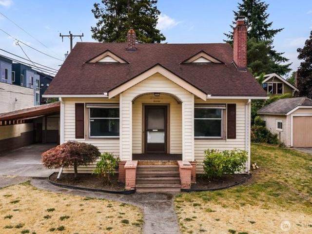 4317 SW Charlestown St, Seattle, WA 98116