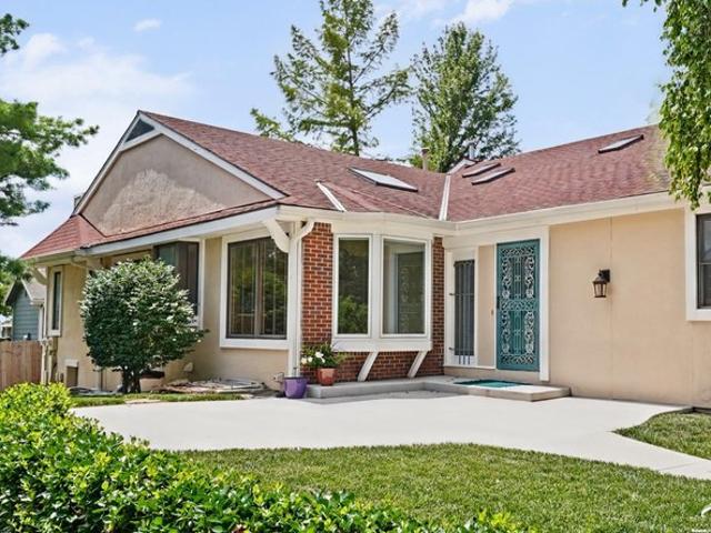 4317 Wimbledon Dr, Lawrence, KS 66047