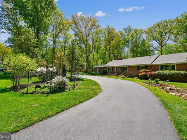 4318 Pinetree Road